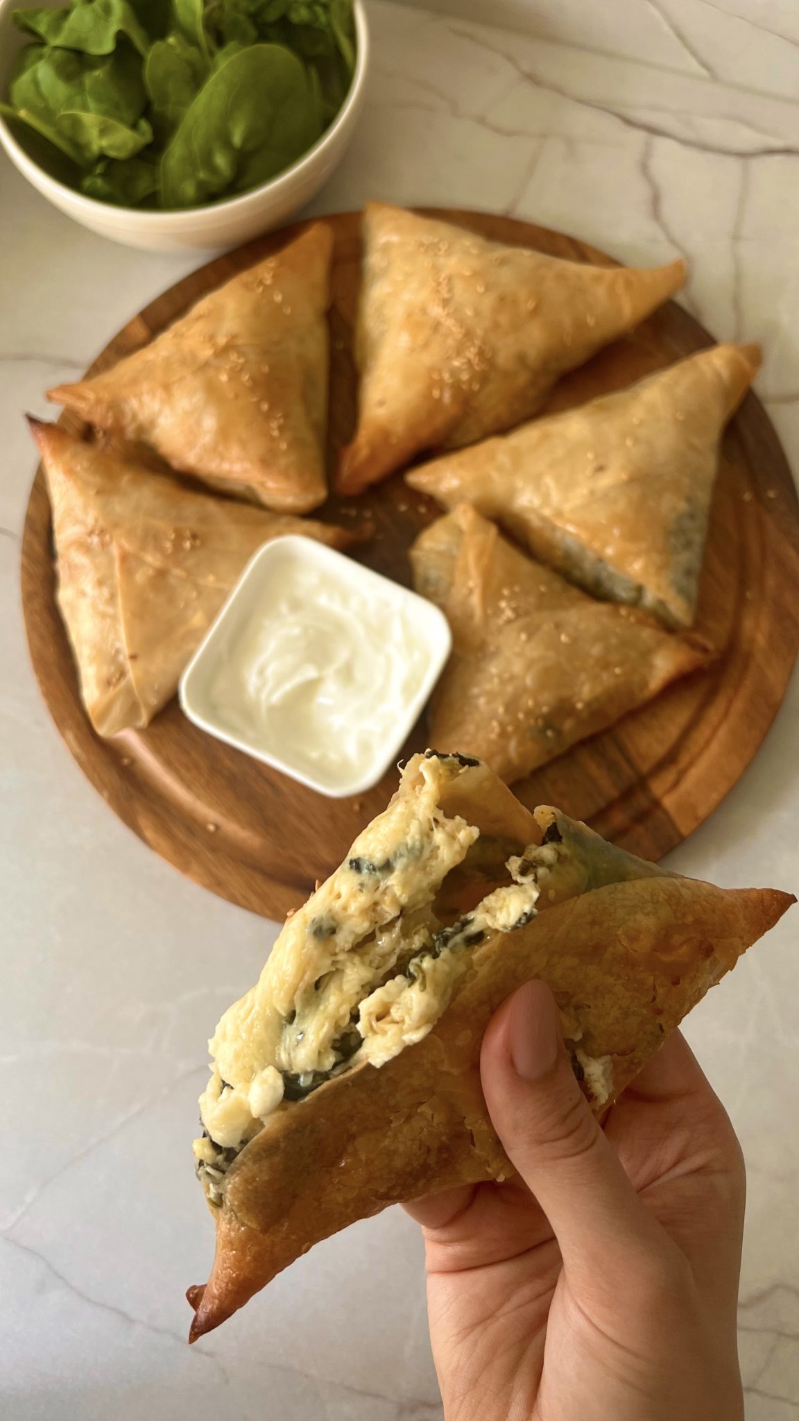 Crispy Rice Paper Pockets with Spinach and Cheese - aylincooks